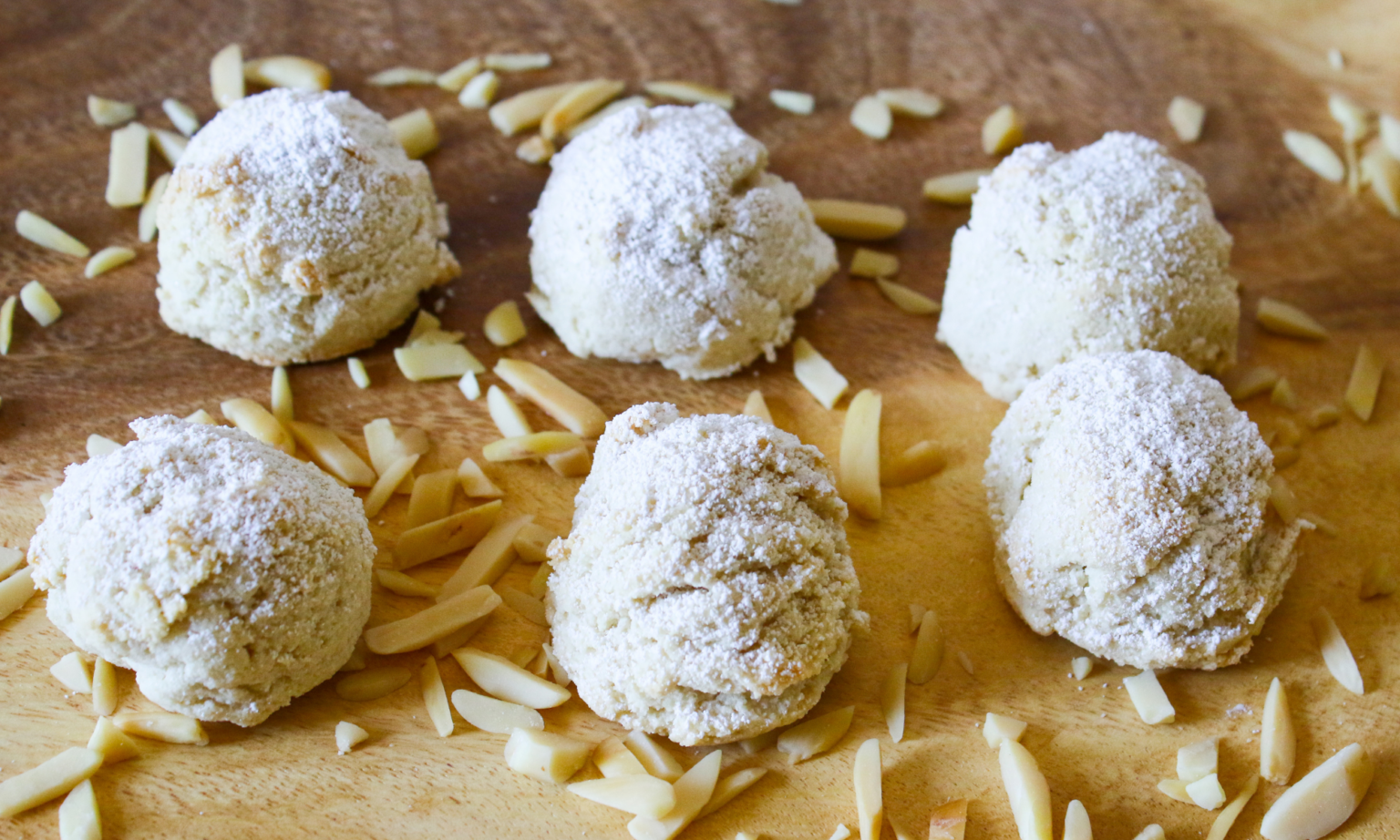 Almond Macaroon Cookies - The Coconut Mama