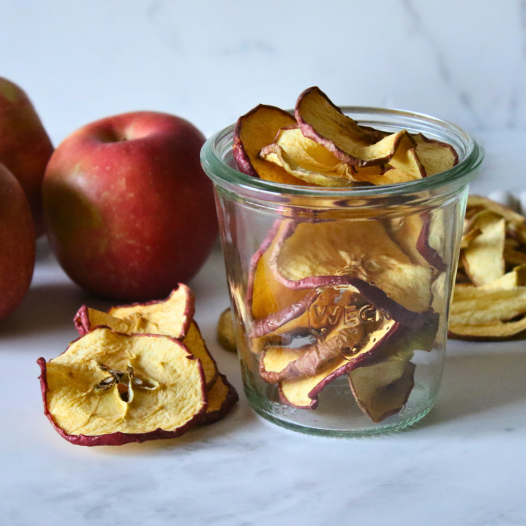 How To Dehydrate Apples (and make Apple Chips) - The Coconut Mama
