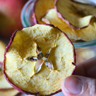How To Dehydrate Apples (and make Apple Chips) - The Coconut Mama