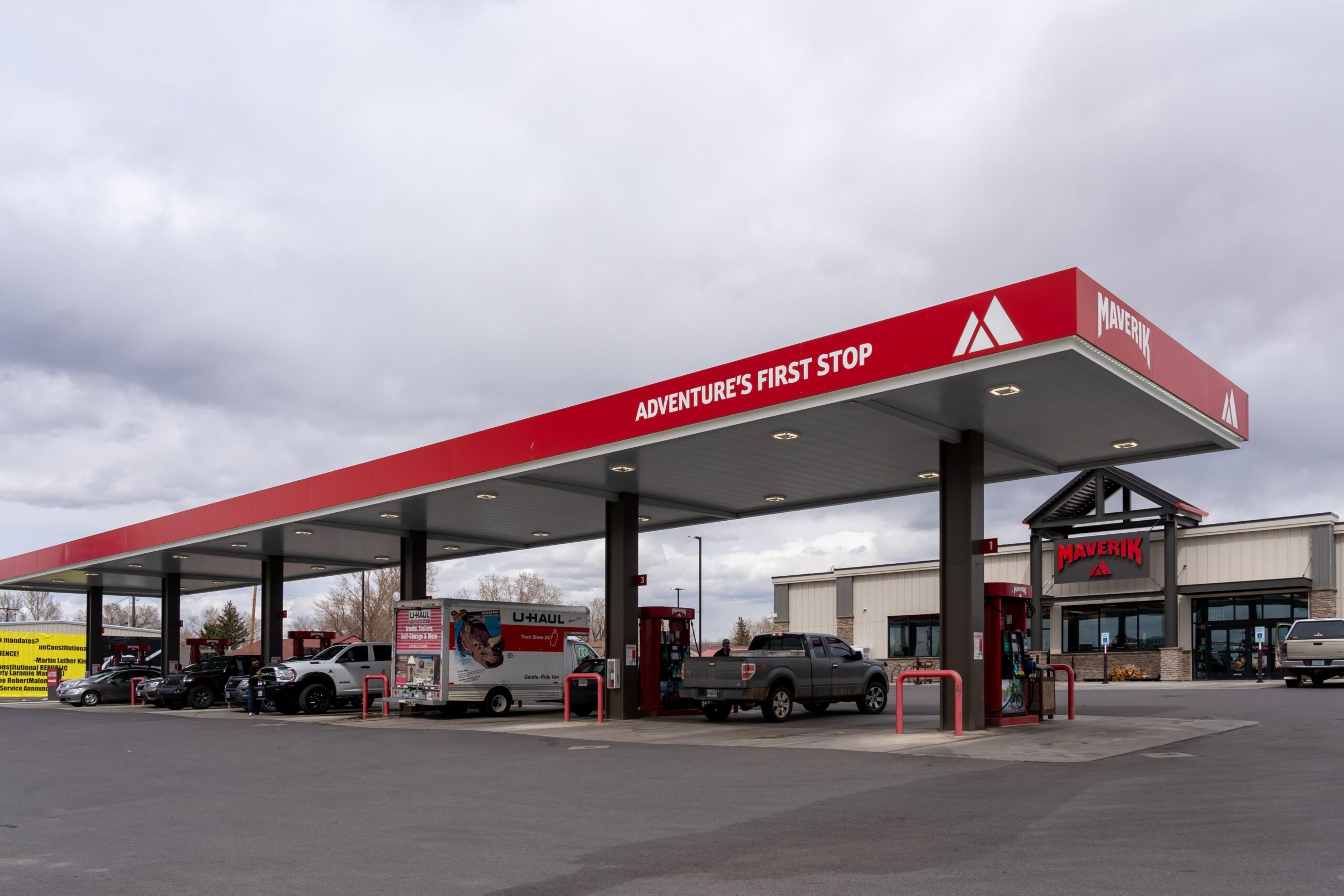 Missing Buc-ee's? Try These 7 Gas Stations Instead - The Coconut Mama